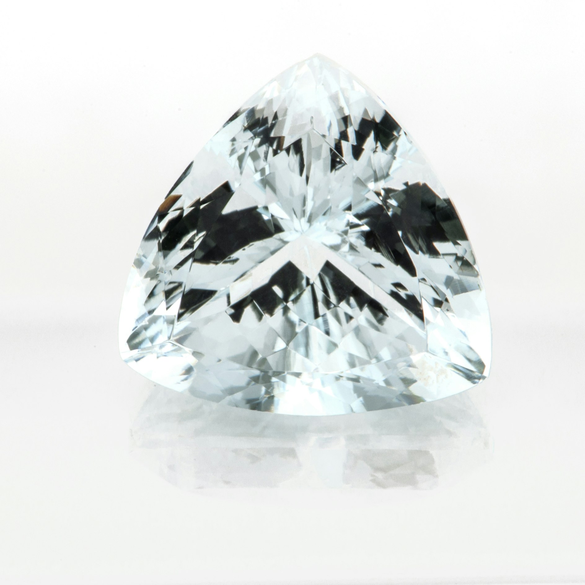 Aquamarine | Blue variety of Beryl | Mayer and Watt